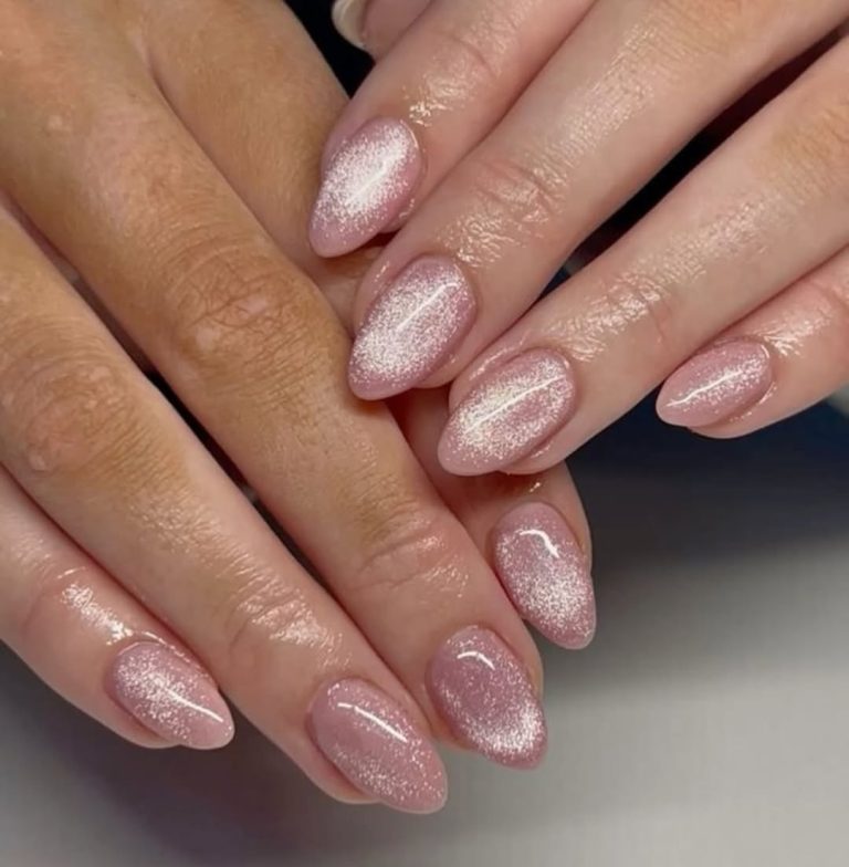 27 Short Almond Spring Nails 2026 Ideas - divagaze.com