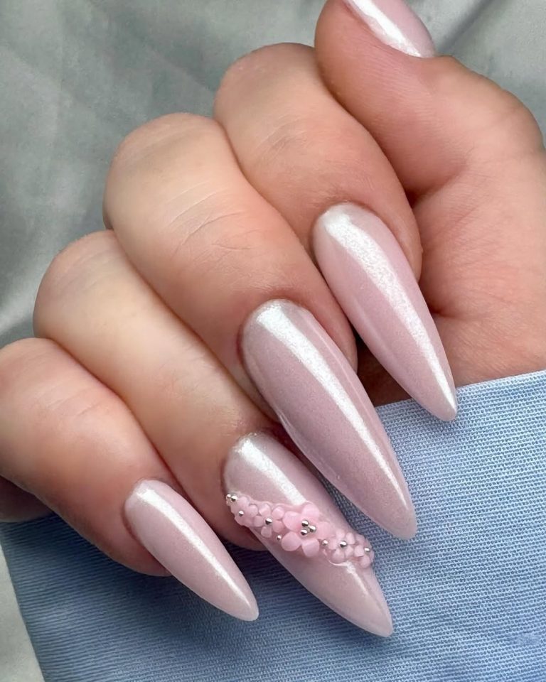 Spring Chrome Nails 2026 – 26 Shiny, Glazed & Metallic Nail Ideas to ...
